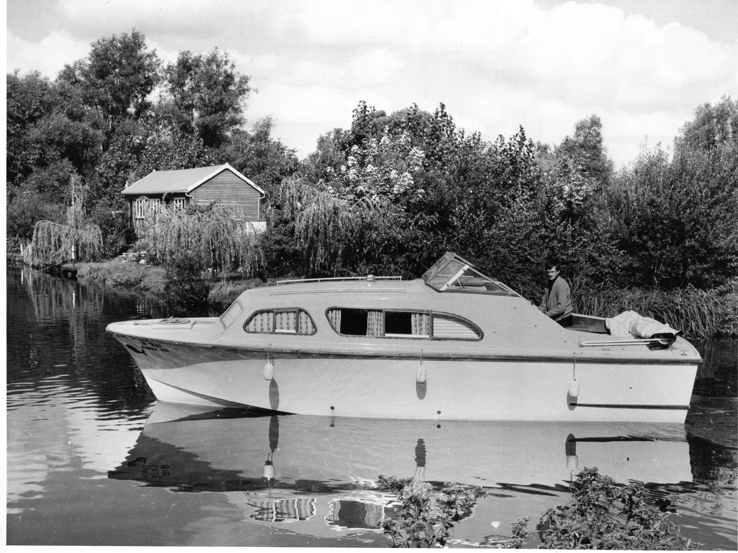 The story of Bee’s Boats, Brundall (1950s - 2018) - WISEArchive